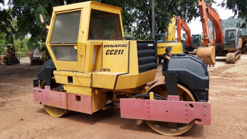DYNAPAC CC211-II ROAD ROLLER - Chong & Ho Motor Vehicles Trading Sdn Bhd
