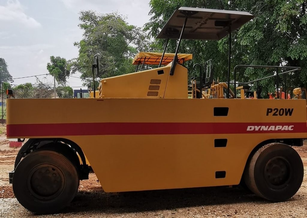 DYNAPAC CC211-II ROAD ROLLER - Chong & Ho Motor Vehicles Trading Sdn Bhd