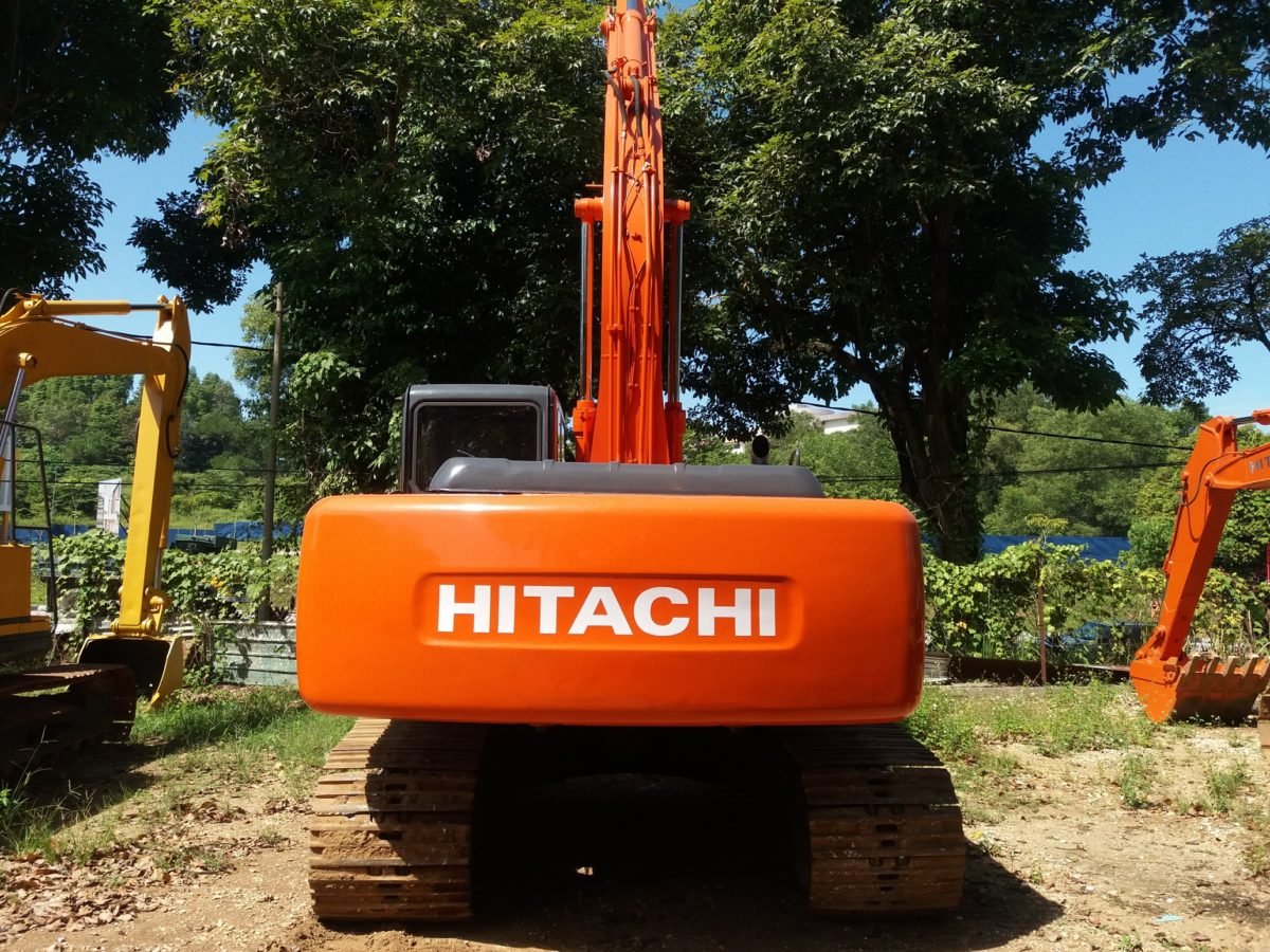 HITACHI EX200-5 HYDRAULIC EXCAVATOR - Chong & Ho Motor Vehicles Trading ...