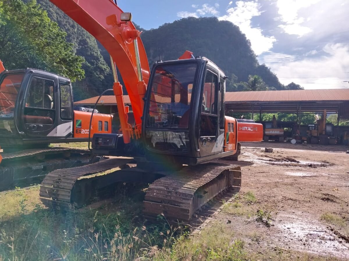 HITACHI EX120-5 HYDRAULIC EXCAVATOR - Chong & Ho Motor Vehicles Trading ...