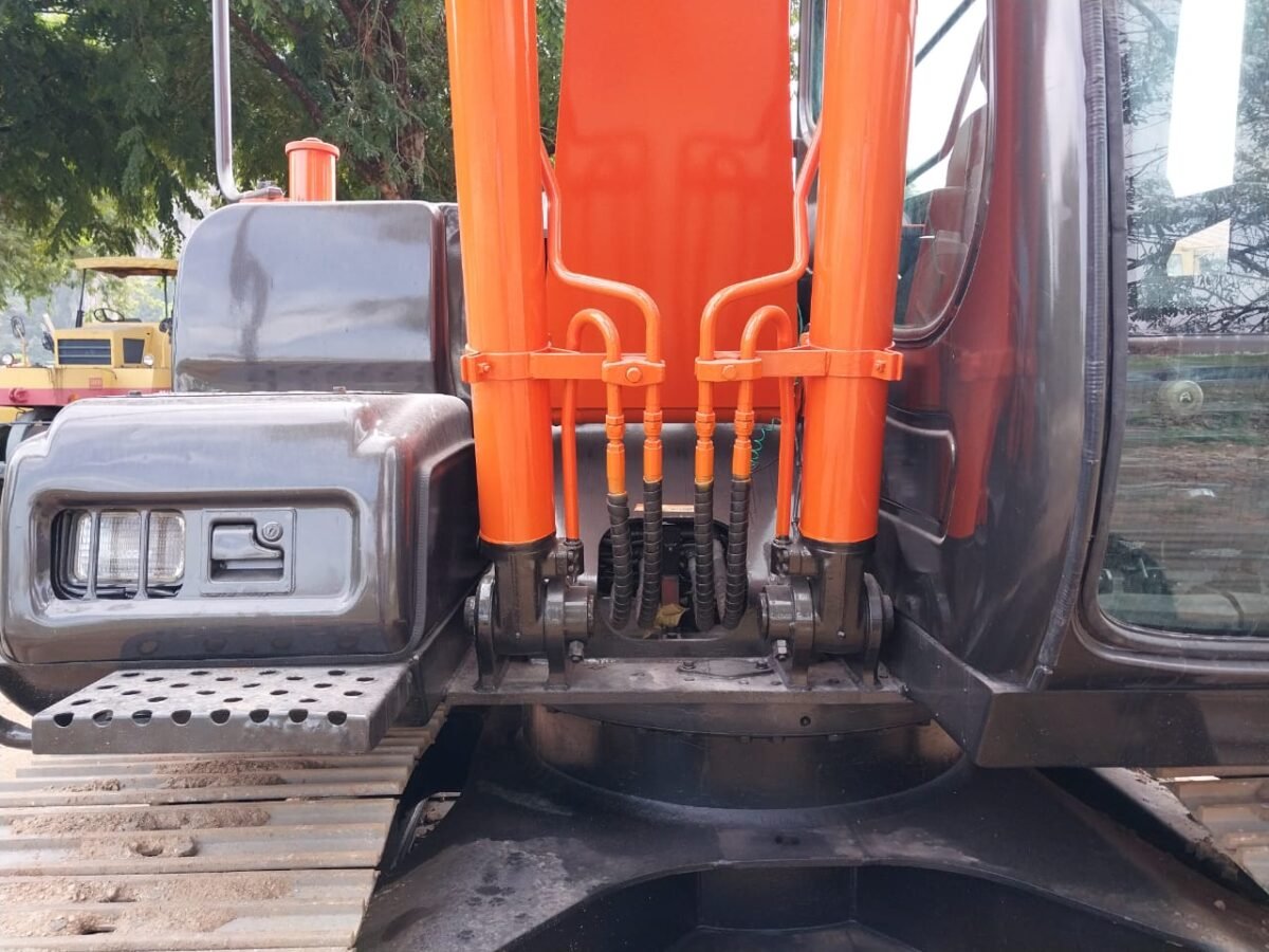 HITACHI ZX130 EXCAVATOR - Chong & Ho Motor Vehicles Trading Sdn Bhd