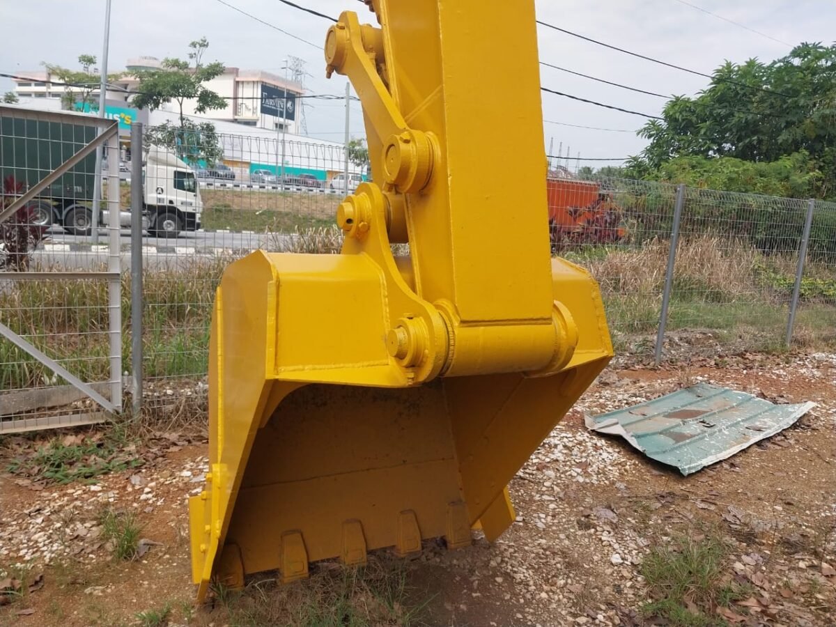 JCB JS200 HYDRAULIC EXCAVATOR - Chong & Ho Motor Vehicles Trading Sdn Bhd
