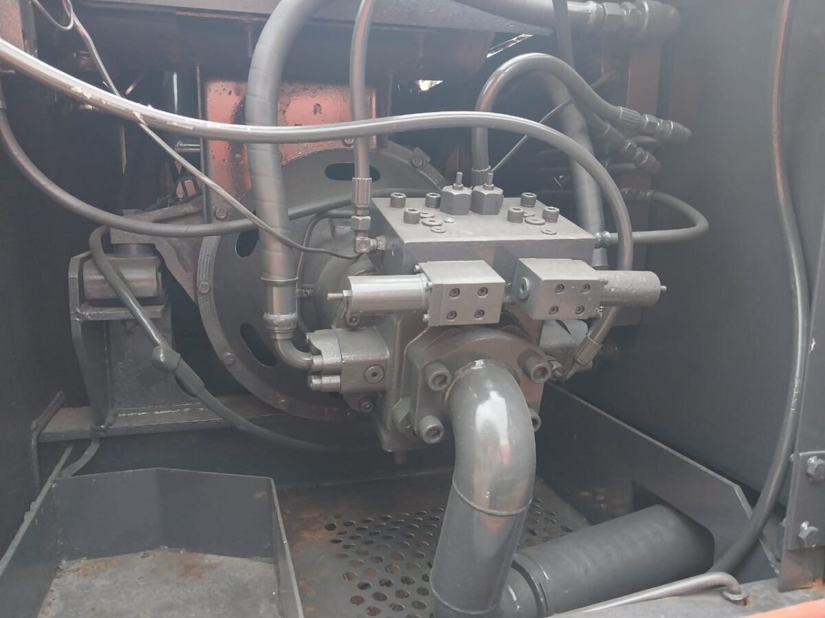 HITACHI UH063 HYDRAULIC EXCAVATOR - Chong & Ho Motor Vehicles Trading ...